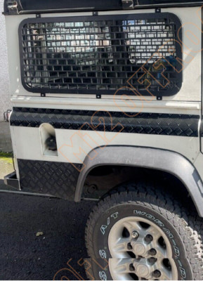 Land Rover Defender 110 Tub protectors 2mm Chequer plate Powdercoated ...