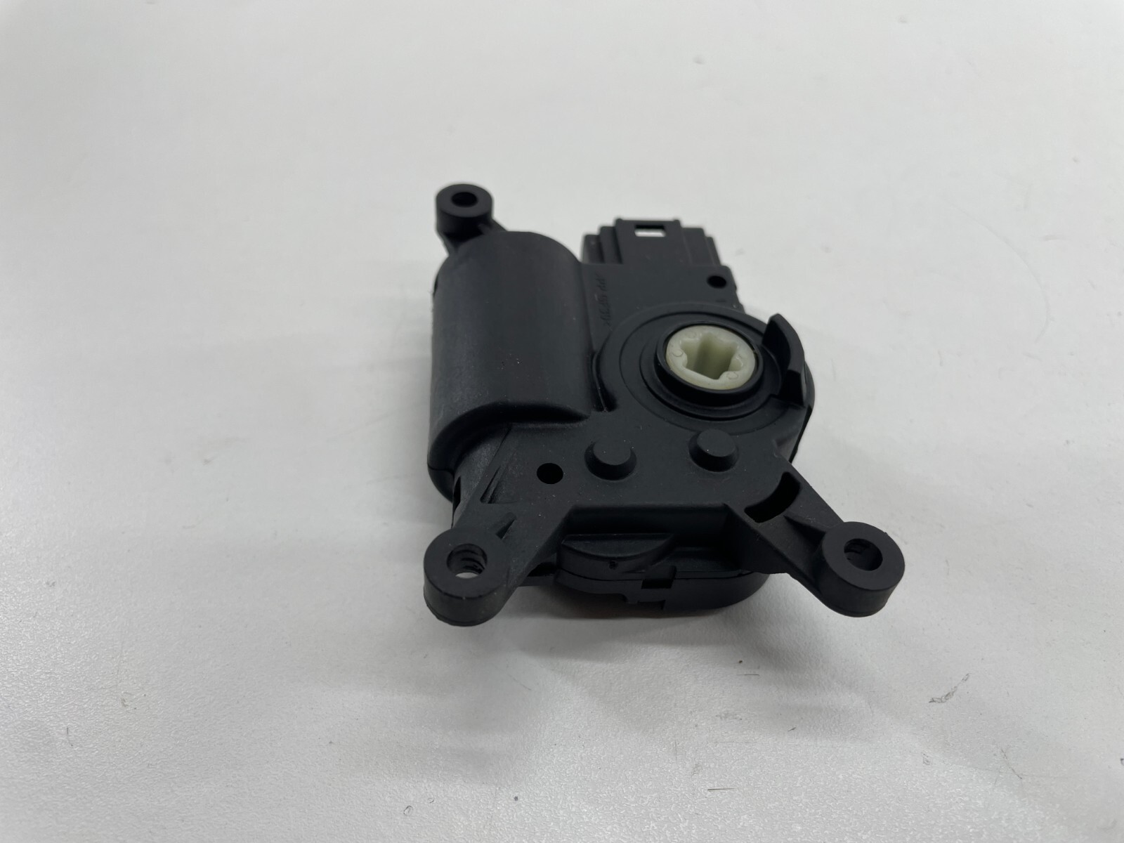 Peugeot 3008 Mk1 Heater Air Vent Flap Actuator Motor U4292002 BEHR for ...