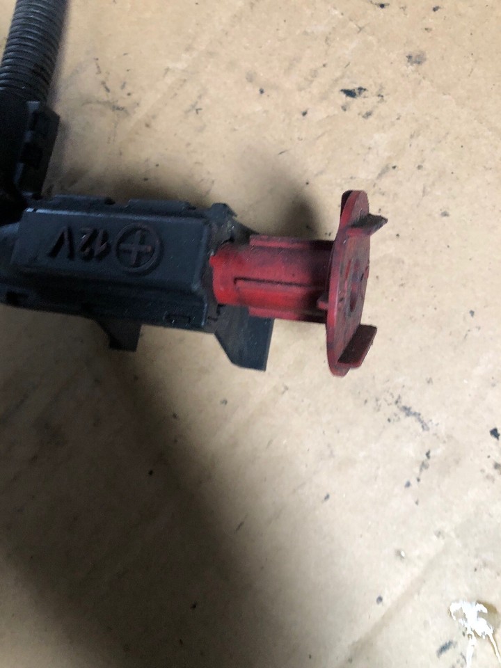 Mercedes-Benz Sprinter (W906) 2009 Diesel Positive cable (battery ...