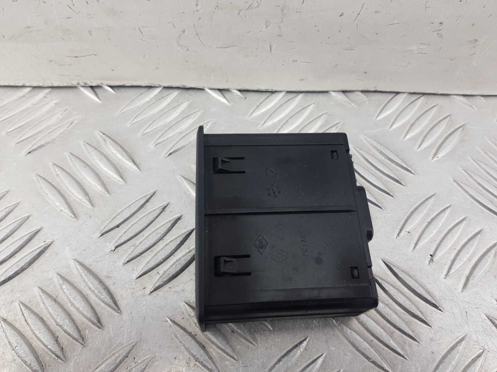 2016 Renault KADJAR USB AUX Port Socket 280239732R for sale online | eBay