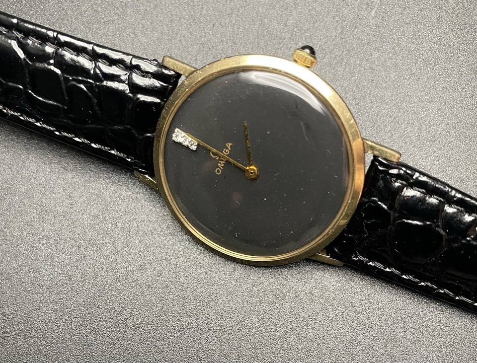 1970s OMEGA Vintage Mens Museum 14k Yellow Gold Watch w/ Diamonds - Ref ...