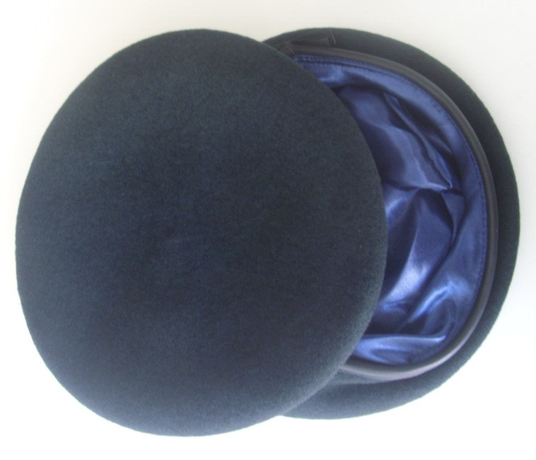 RIFLES REGIMENT OFFICER QUALITY BERET & KINGS CROWN CAP BADGE - SIZE ...