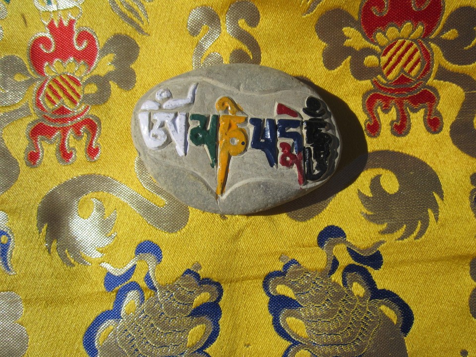 Hand Paint & Carved Mani Stone Om Mani Mantra Tibetan Buddhist Script ...