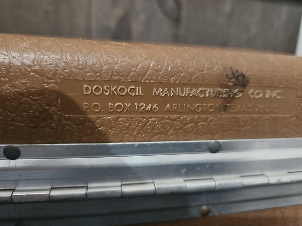 Vintage Doskocil Gun Guard Hunting Rifle Hard Case 52”x13” One Hinge ...