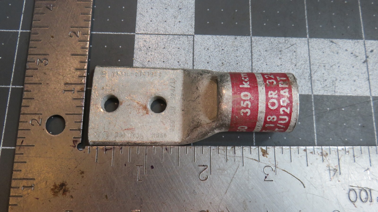 Burndy YAZ8C2TC14E2FX Two Hole Hylug Flex Conductor Long Barrel With