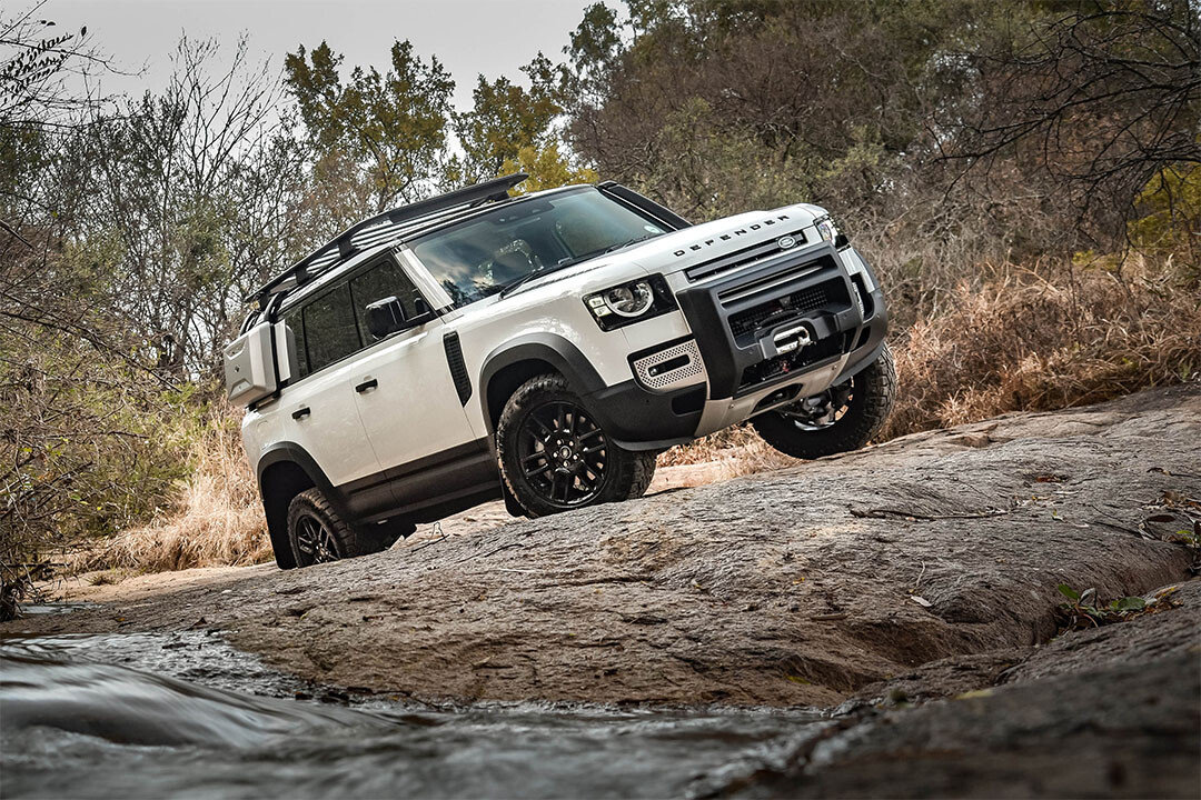 Land Rover Defender 110 Lobo Defender Drivers