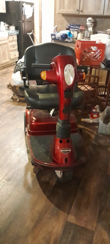 Pride Maxima 3 Wheeled HD Scooter SC900 500lbs capacity,new Batteries ...
