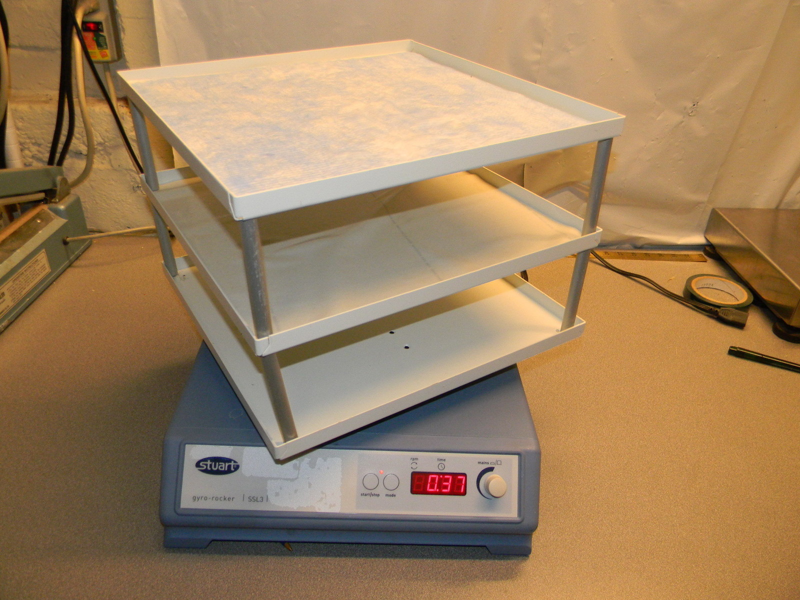 Bibby Stuart Gyratory Rocker SSL3, 10 KG Max, 360 mm × 420 mm Triple ...