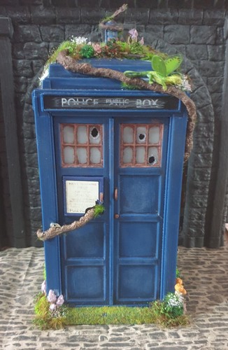 Custom Doctor Who Abandoned Tardis Working Lights And Sounds Dr Figure ...