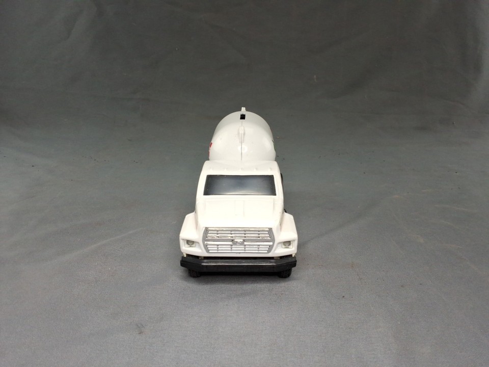 Ertl Ford F700 Propane Truck Locking Coin Bank CENEX LAND O' LAKES , 1/ ...