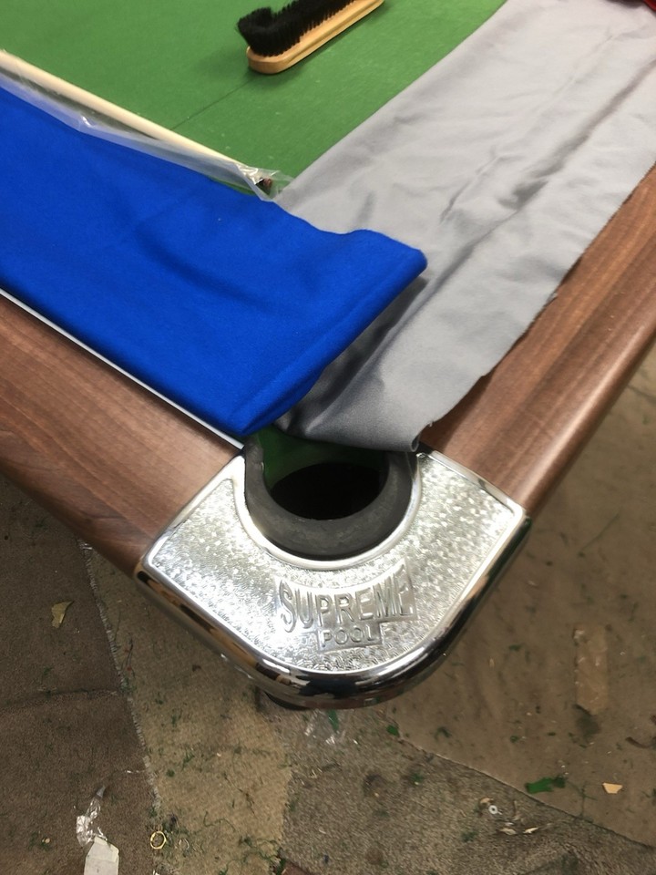 6FT BY 3FT SUPREME WINNER WALNUT MECHANICAL COIN OPERATED POOLTABLE CAN ...