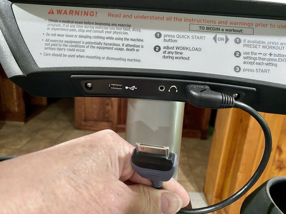 TRUE LC900 Elliptical Trainer - Single Owner, Bought New, Barely Used ...