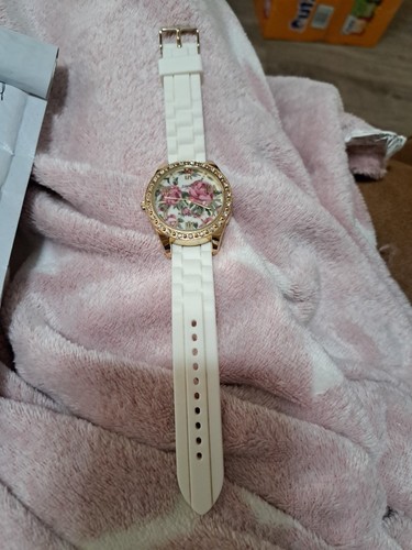 376 New Bay Studio Watch With Roses For A Face & Rhinestones With 8 ...