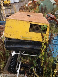 COMPAIR ZITAIR 85 2 TOOL Compressor With a 2 Cylinder Lister Petter ...