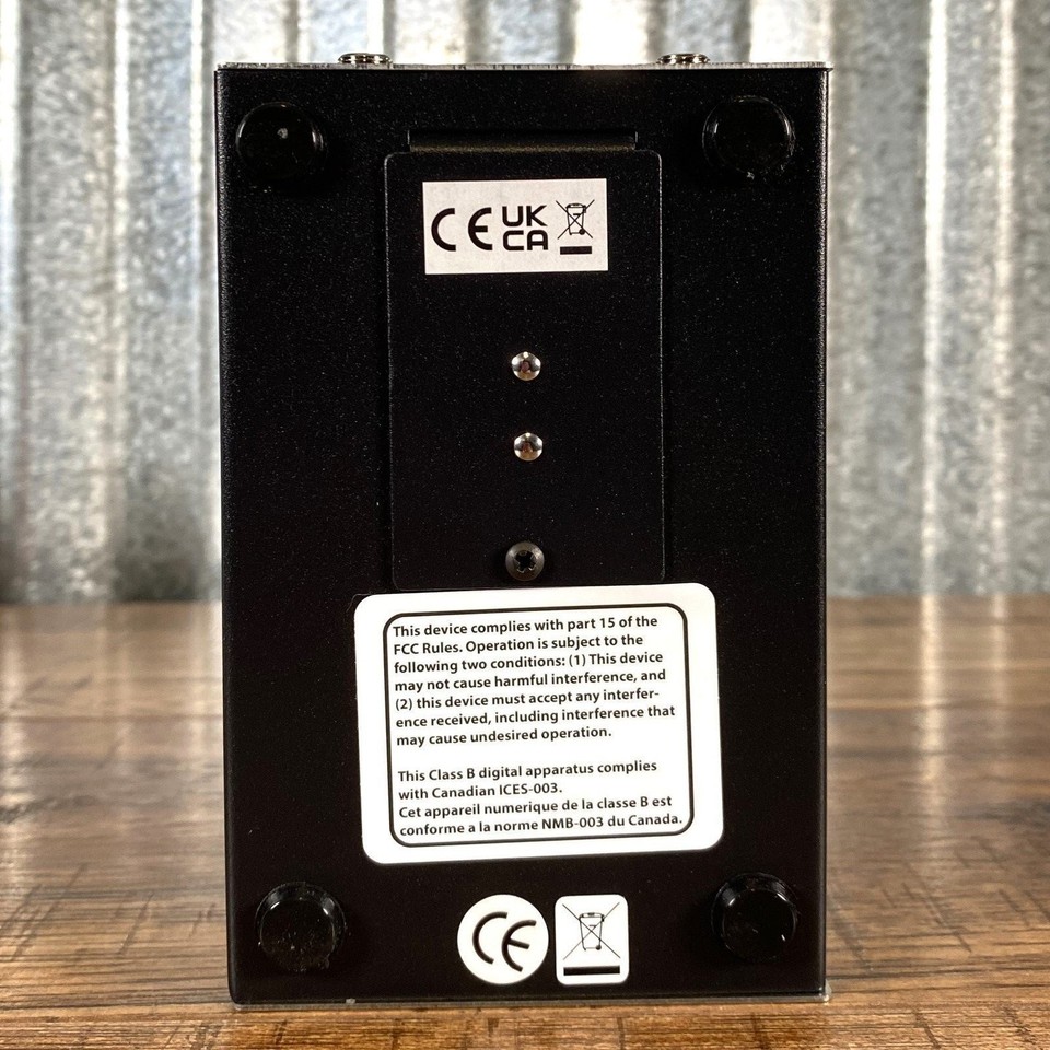 Electro-Harmonix EHX Small Clone Analog Chorus Guitar Effect Pedal ...