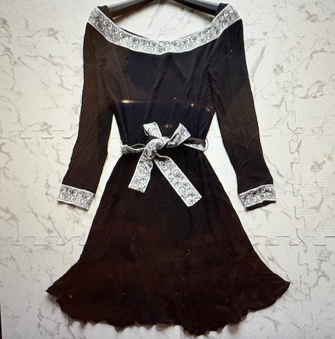 Emilio Pucci knee-length dress, Pucci pattern, peplum, black ribbon ...