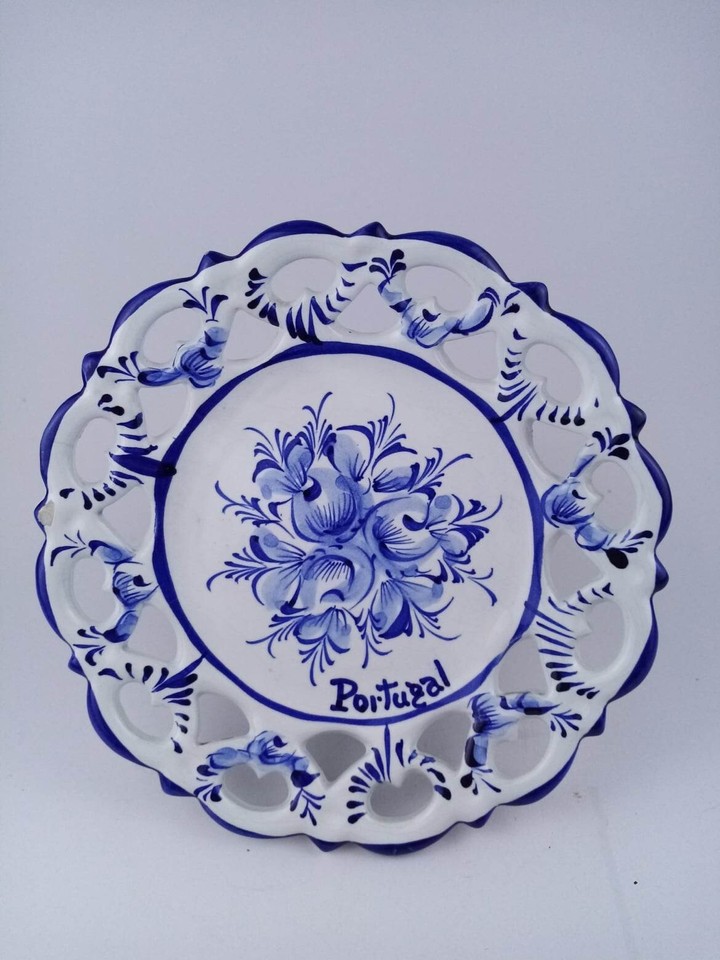 HAND PAINTED PORTUGAL PLATE WHITE AND BLUE | eBay
