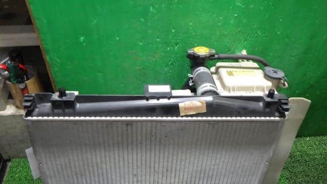 TOYOTA Vitz 2005 DBA-KSP90 Radiator 1640023160 [Used] [PA106531701] | eBay