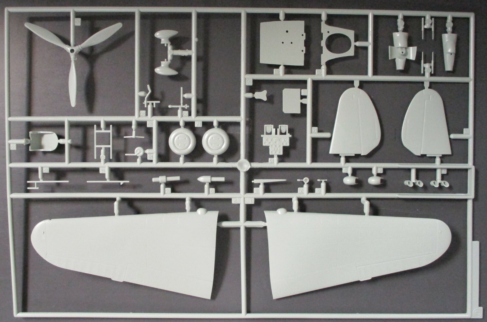 Academy 1/48th Scale P-40C - Parts Tree C from Kit No. 12280 | eBay