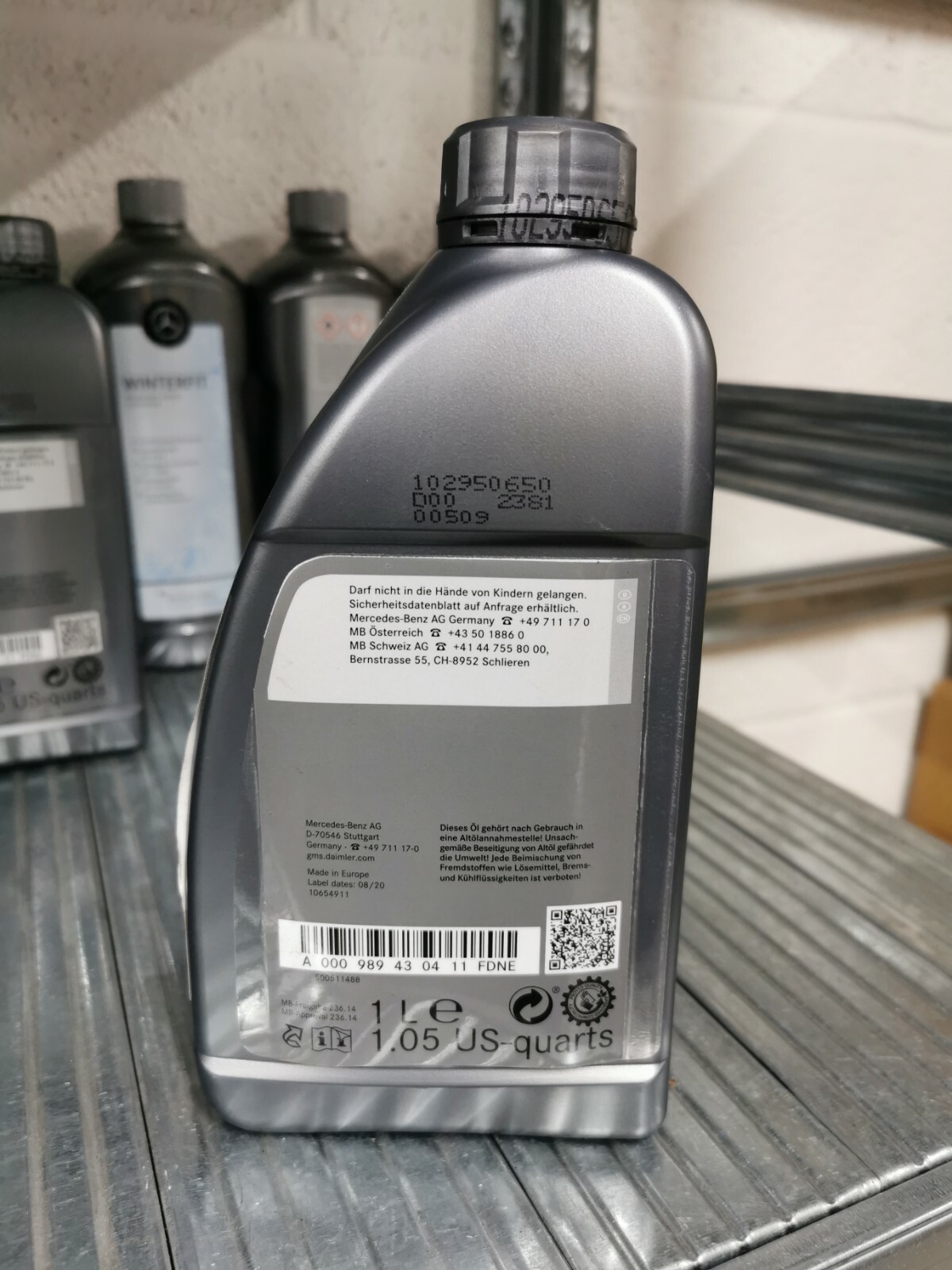 New Genuine Mercedes-Benz Gear Box Oil 1 Litre Bottle A000 989 43 04 ...