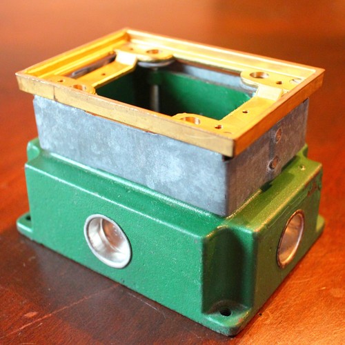 Cast Iron Single Gang Floor Box with 3/4 Conduit 35 CU. IN. (Steel City ...