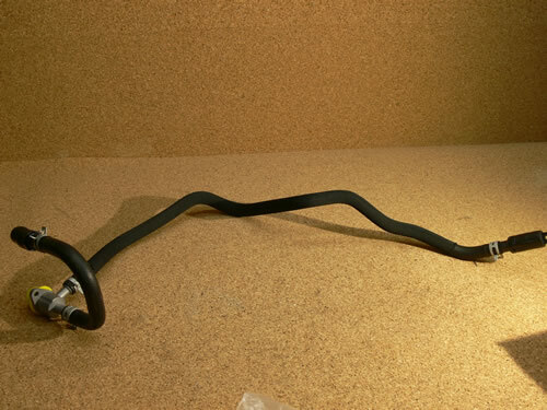 GENUINE LAND ROVER ENGINE OIL COOLER OUTLET RANGE ROVER SPORT 4.2 ...