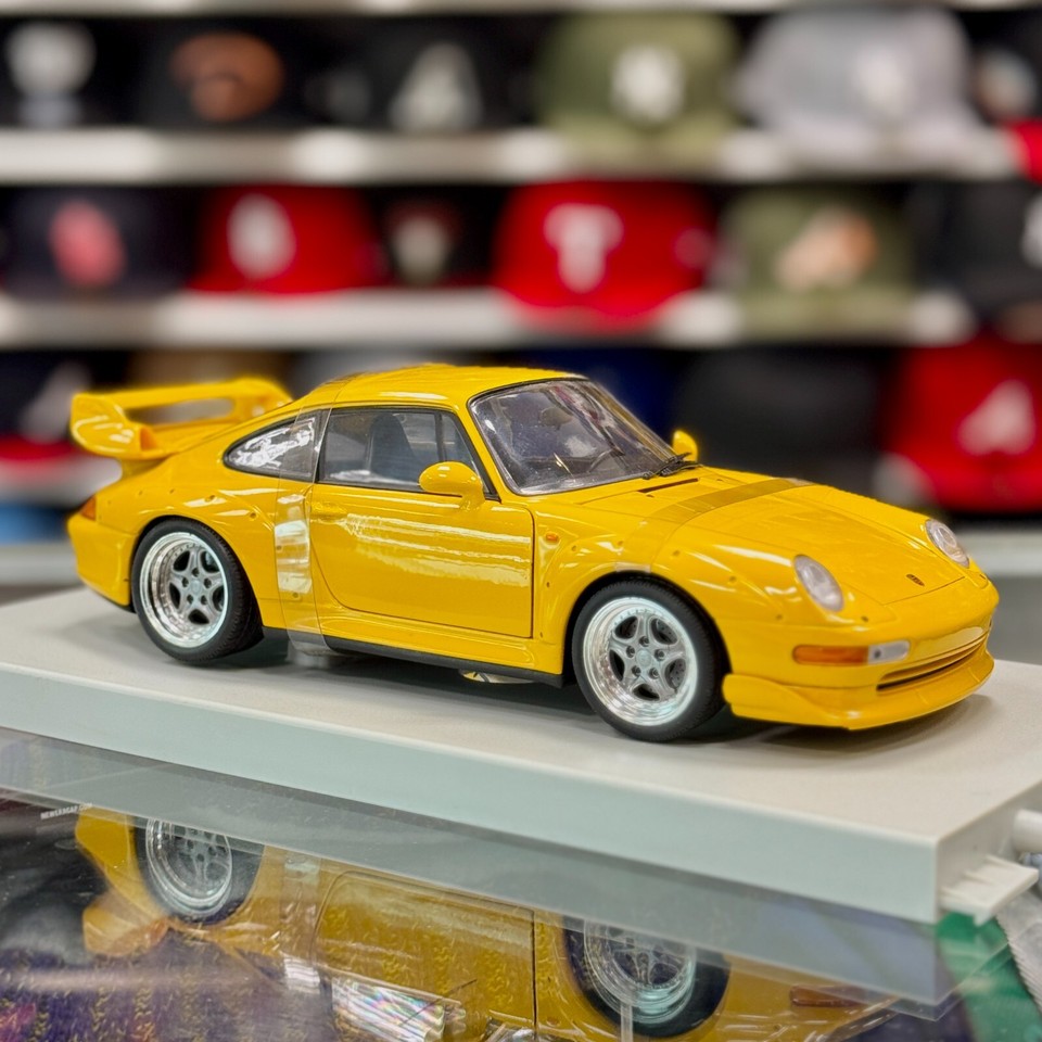 1/18 Porsche 911 (993) GT2 Yellow UT Models Diecast Model Car | Stand ...