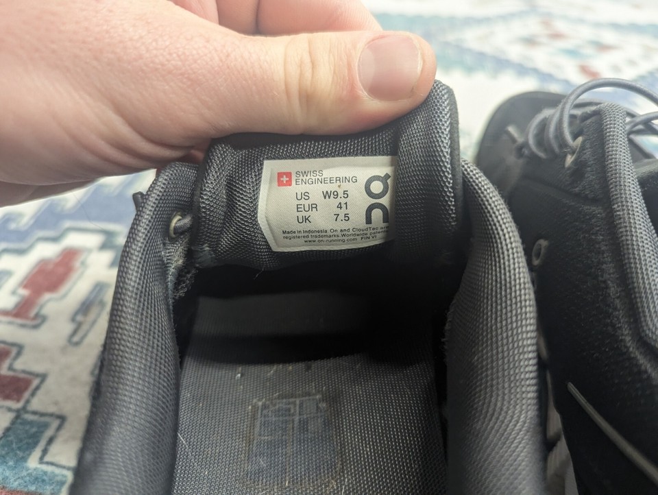 On Cloud Women's Swiss Engineering Black Running Shoes Sneakers Size 9. ...