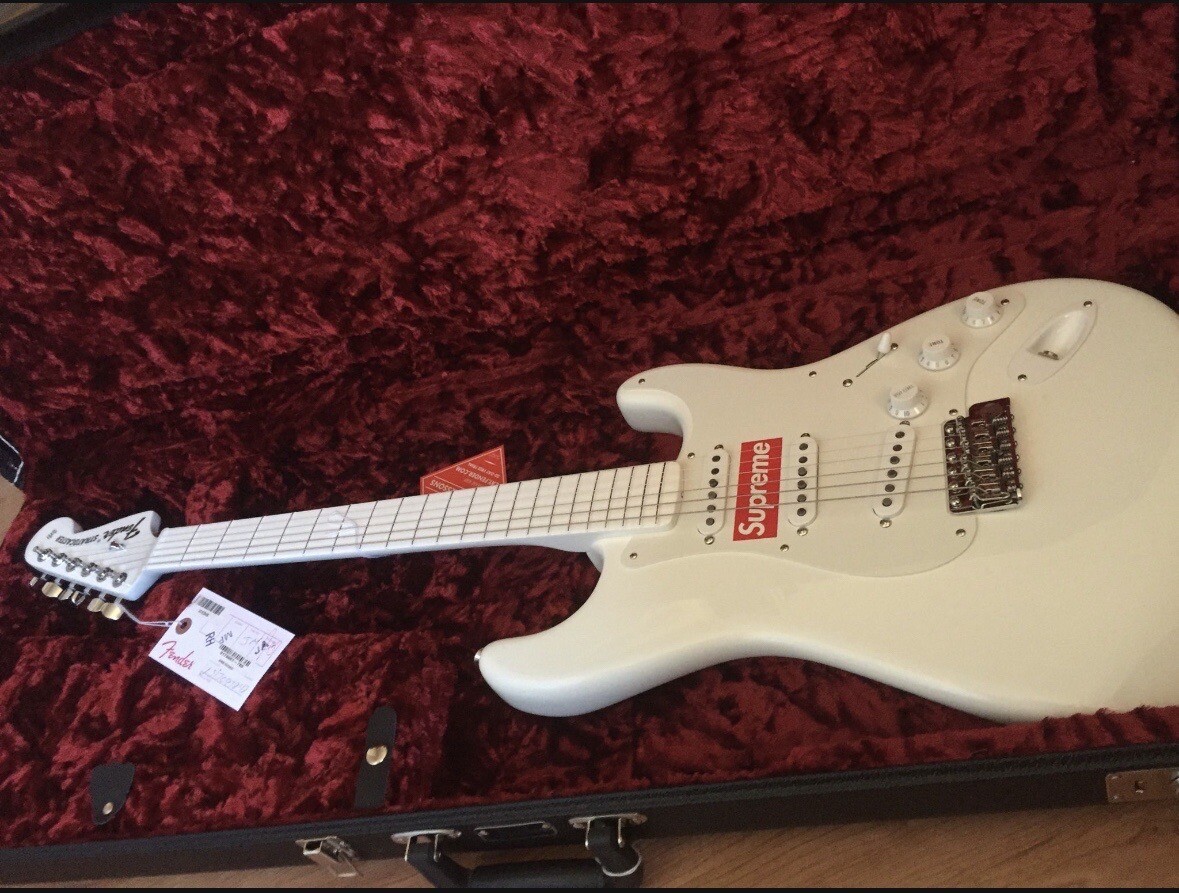 Supreme Fender Stratocaster FW17 2017 Brand New W Original Box And ...