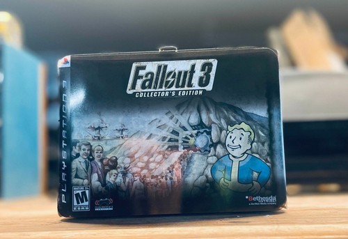 Fallout 3 PS3 collectors Edition Vault-Tec Lunchbox With Other fallout ...