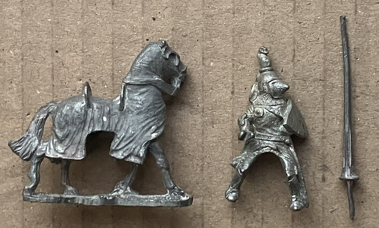 Vintage Garrison Miniatures 25mm Medieval “ Mounted Knight “ (A) ! | eBay