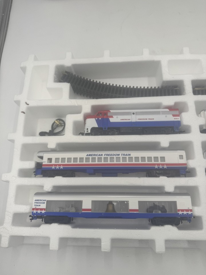 HO Scale Lionel American Freedom Electric Diesel Train Set Boxed VG 5 ...
