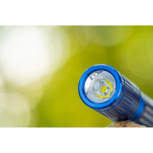 Clip & Olight I3E EOS Olight Stellar Blue EDC Keychain LED Flashlight ...