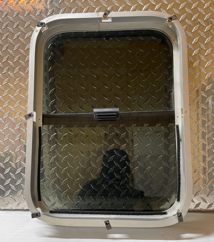 Peterbilt 579 Right/Passenger Sleeper Window - Used T44-6007 7498 | eBay