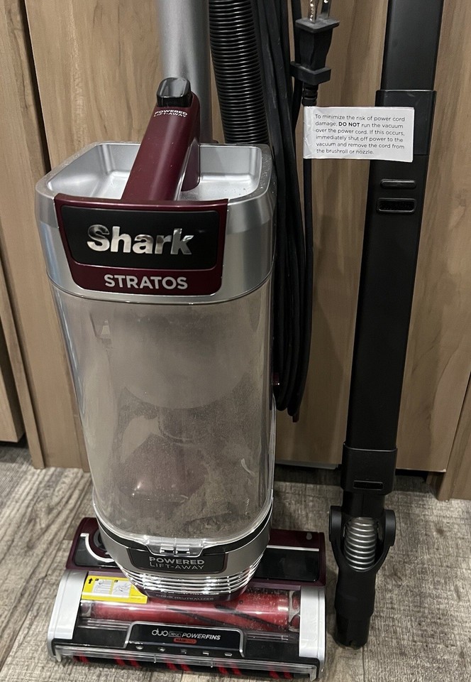 Shark AZ3000 Stratos Upright Vacuum with DuoClean PowerFins HairPro ...
