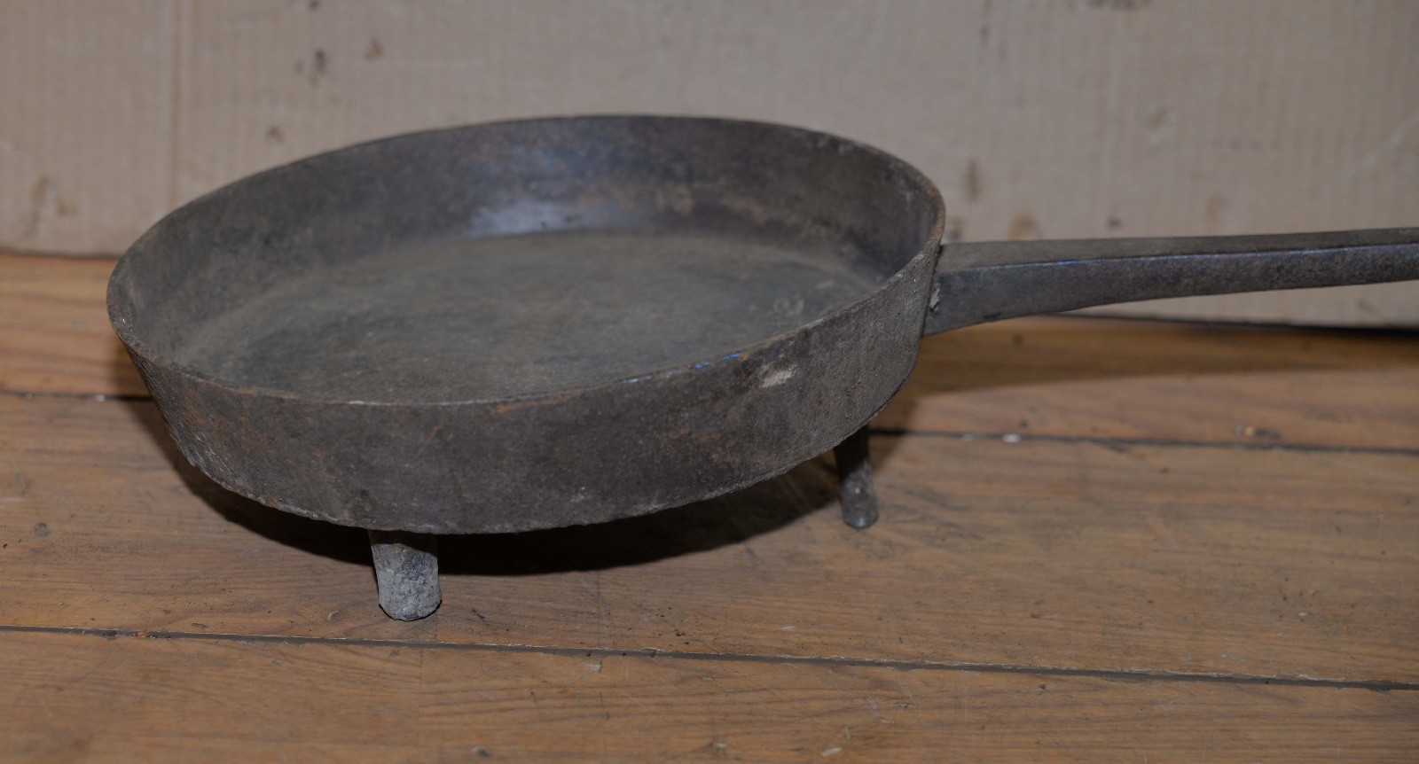 Antique cast iron 11" skillet 3 leg frying pan Civil War reenactors ...