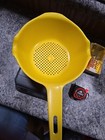 Rubbermaid #2930 1 Quart Yellow 2 Spout Strainer Colander with Handle ...