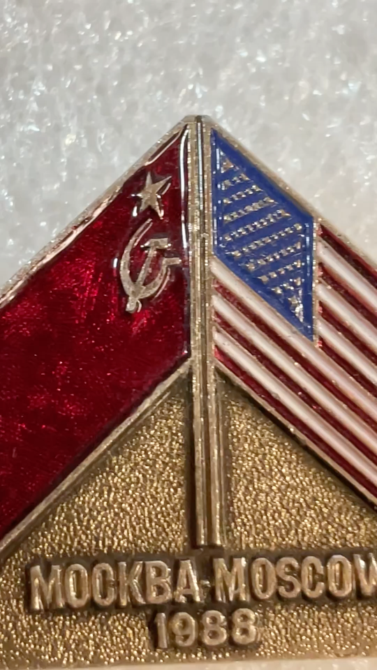 Vintage 1988 Mockba Moscow Gorbachev Reagan Summit 1” Pin ...
