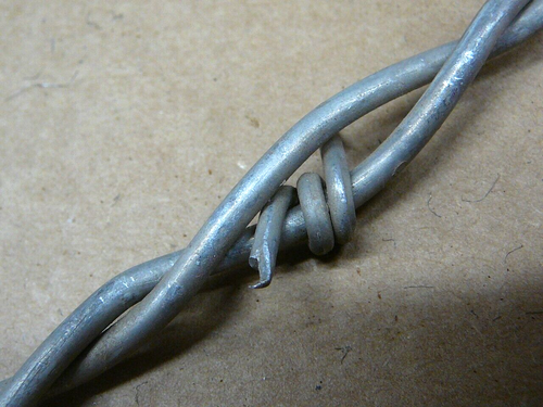 GLIDDEN'S ALL ALUMINUM TWO POINT BARB on 1 of 2 LINES - ANTIQUE BARBED ...