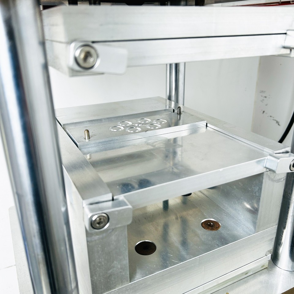 20 Ton, 4 Oz Shot Morgan Press G-100T Injection Molding Machine Great ...