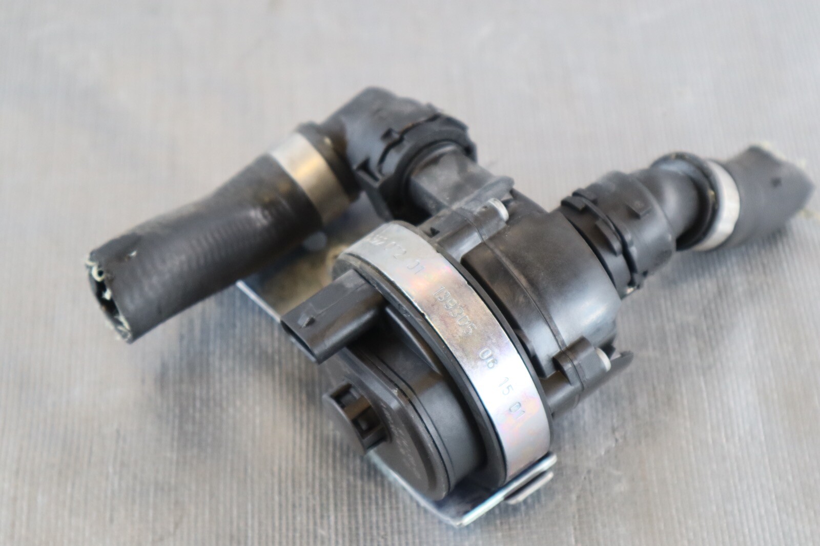 2016 BMW M3 SEDAN F80 SMG OEM RADIATOR AUXILIARY COOLANT PUMP ...