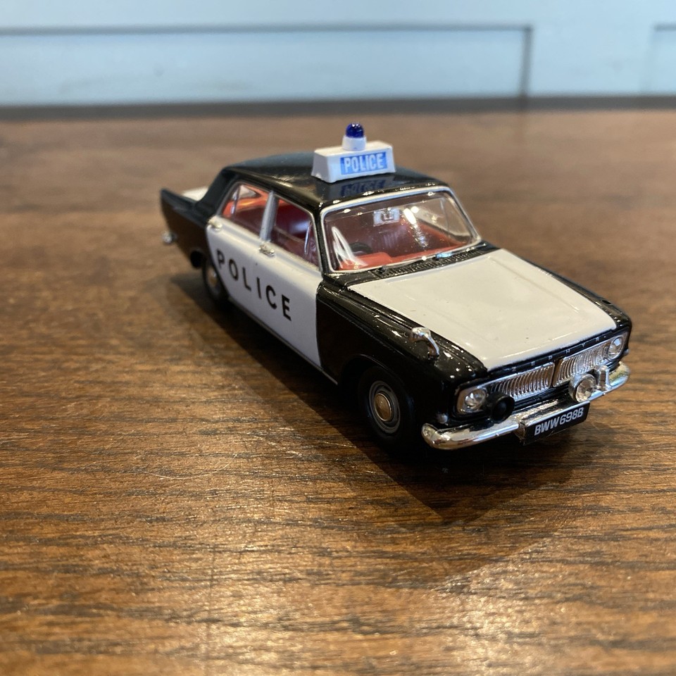 Vanguards 1:43 Ford Zephyr 6 Mk III West Riding Constabulary VA46000 ...
