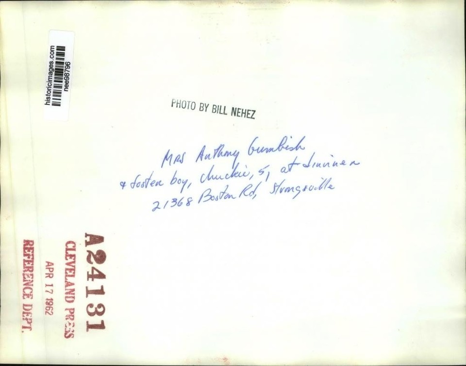 1962 Press Photo Mrs. Anthony Gumbish and Foster boy Chuckie at Dinner ...