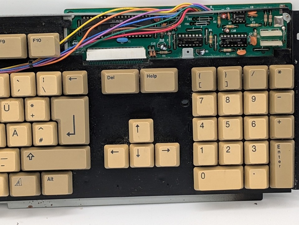 Amiga 500 / 500+ Keyboard / Keyboard⌨️QUERTZ Mitsumi 312502-02 Red ...