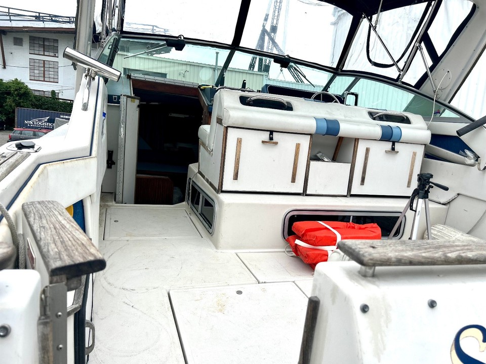 1987 Sea Ray 300 Sundancer 30' Cabin Cruiser - One Engine Runs - New ...