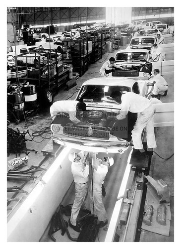 FORD SHELBY MUSTANG CAR FACTORY ASSEMBLY LINE WORKERS 5X7 PHOTO | eBay