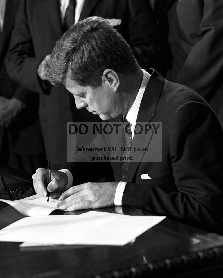 PRESIDENT JOHN F. KENNEDY SIGNS LEGISLATION IN JUNE, 1962 - 8X10 PHOTO ...
