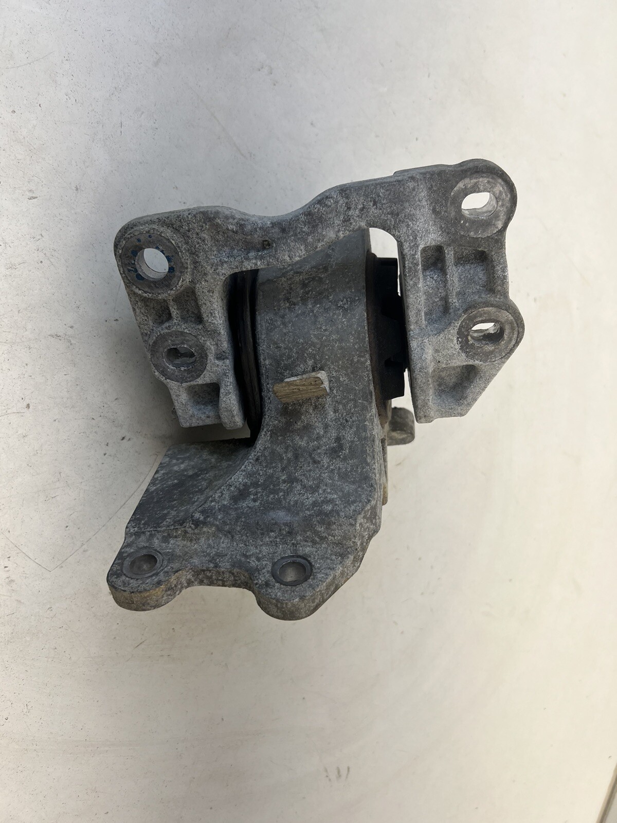 2013 Ford Taurus Front 3.5L Left Engine Mount Bracket OEM. | eBay