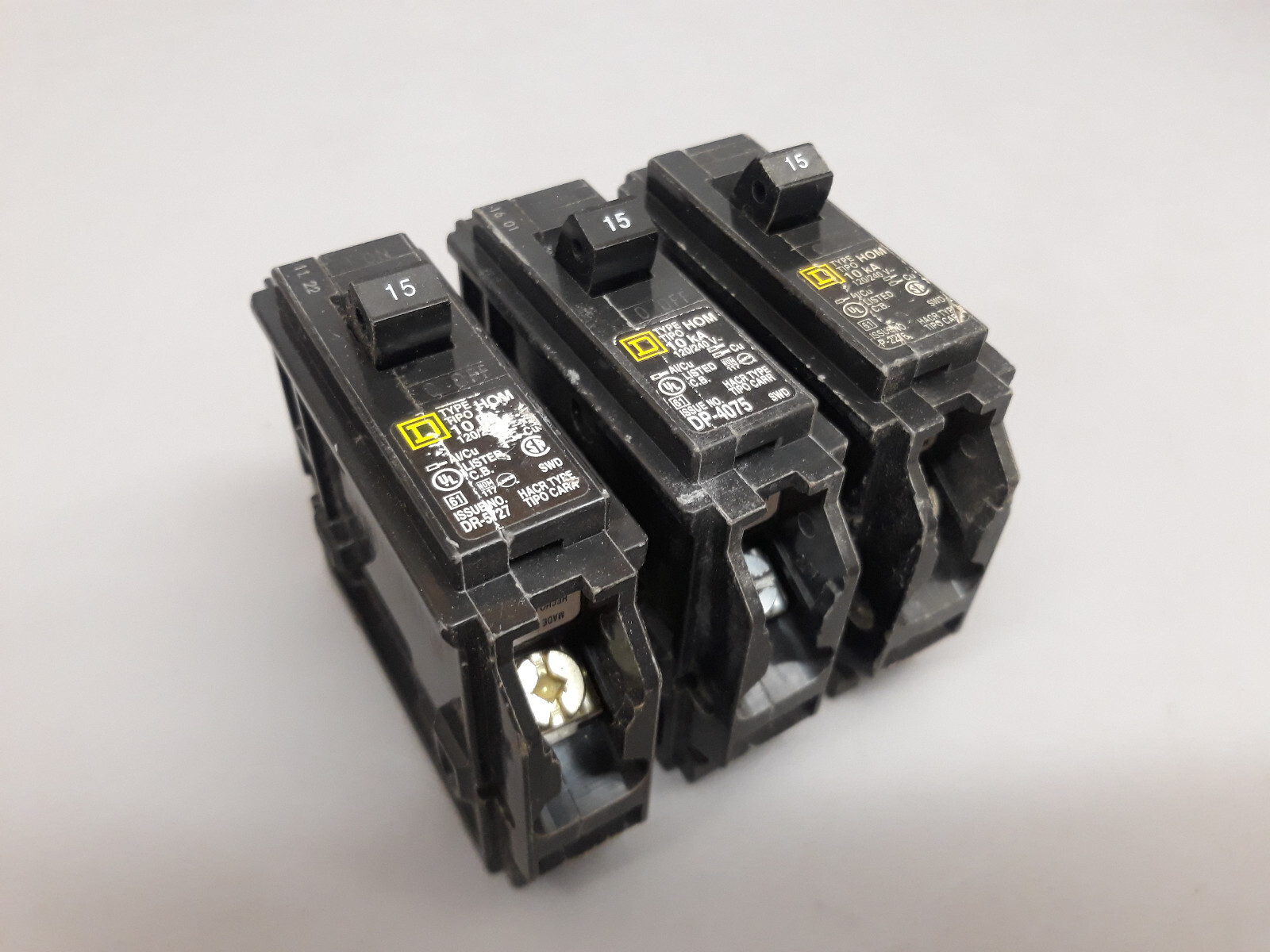 Lot of 3 - Square D Homeline 15 Amp Single Pole Circuit Breaker ...