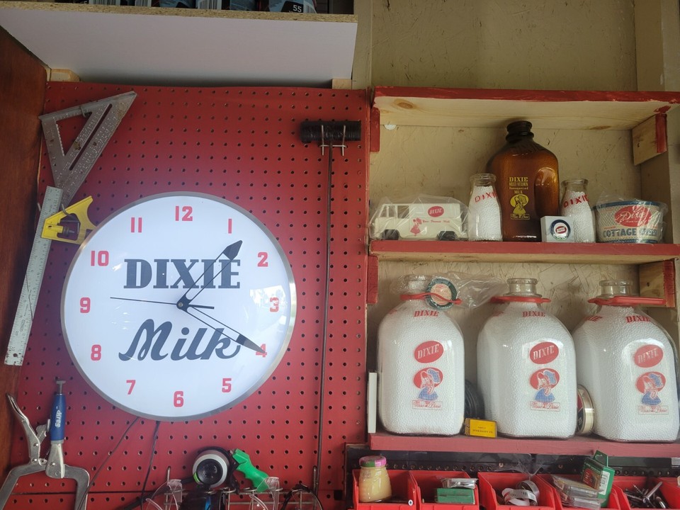 Dixie Dairy Milk Advertising clock light up Gary Indiana wall Pam style ...